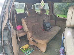 Green Chrysler Grand Voyager 1999 in Jelgava, with an engine capacity of 3.30 L and mileage of 452 thousand km for 1500 €, photo 6 on AUTOMOTO.COM.LV