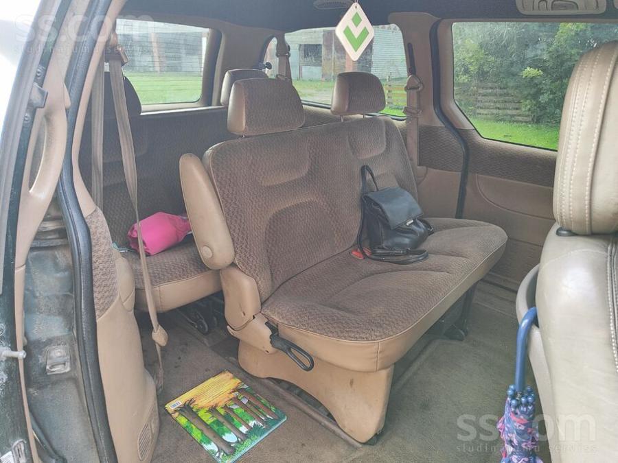 Green Chrysler Grand Voyager 1999 in Jelgava, with an engine capacity of 3.30 L and mileage of 452 thousand km for 1500 €, photo 6 on AUTOMOTO.COM.LV