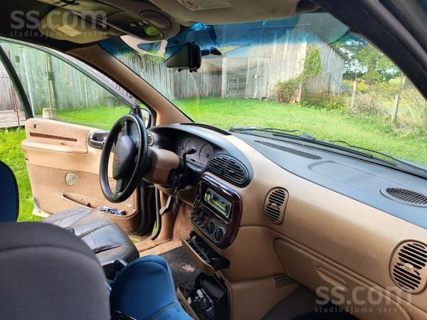 Zaļš Chrysler Grand Voyager 1999 Jelgava, ar dzinēja tilpumu 3.30 L un nobraukumu 452 tūkst. km par 1500 €, foto 7 vietnē AUTOMOTO.COM.LV