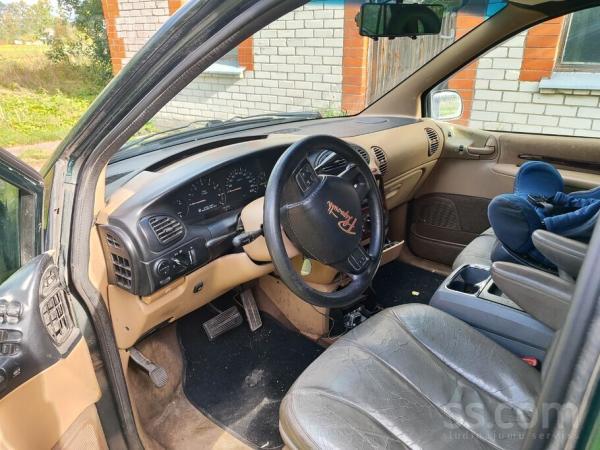 Zaļš Chrysler Grand Voyager 1999 Jelgava, ar dzinēja tilpumu 3.30 L un nobraukumu 452 tūkst. km par 1500 €, foto 8 vietnē AUTOMOTO.COM.LV