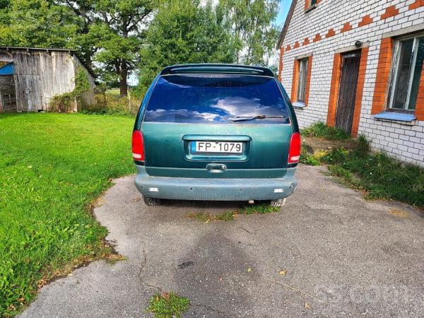 Zaļš Chrysler Grand Voyager 1999 Jelgava, ar dzinēja tilpumu 3.30 L un nobraukumu 452 tūkst. km par 1500 €, foto 10 vietnē AUTOMOTO.COM.LV