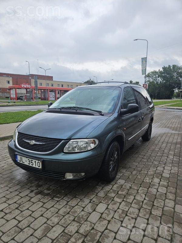 Zaļš Chrysler Grand Voyager 2004 Rīga, ar dzinēja tilpumu 3.30 L un nobraukumu 392 tūkst. km par 2300 €, foto 1 vietnē AUTOMOTO.COM.LV