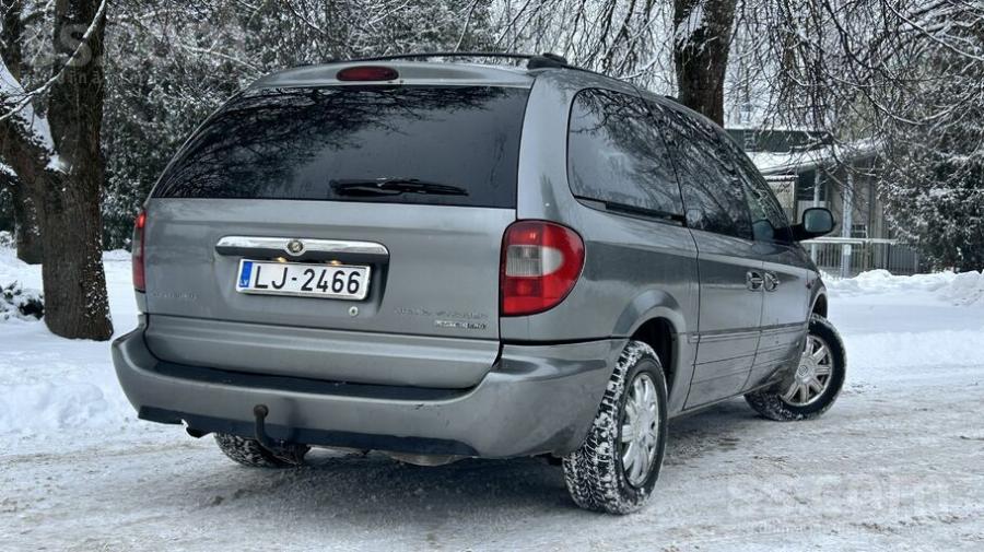 Zaļš Chrysler Grand Voyager 2005 Ogre, ar dzinēja tilpumu 2.80 L un nobraukumu 369 tūkst. km par 2650 €, foto 8 vietnē AUTOMOTO.COM.LV