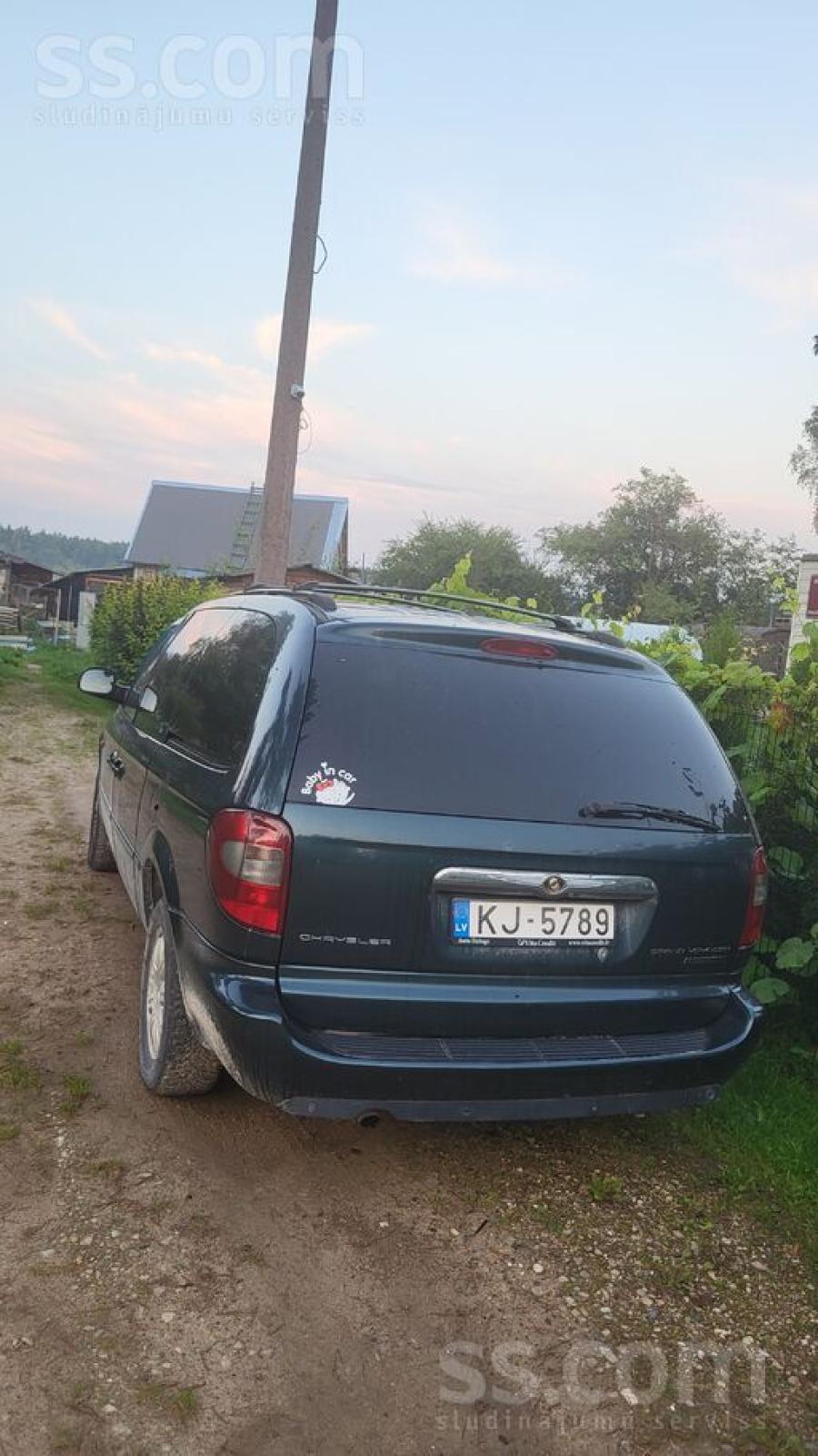Green Chrysler Grand Voyager 2006 in Riga, with an engine capacity of 2.80 L and mileage of 274 thousand km for 2750 €, photo 2 on AUTOMOTO.COM.LV