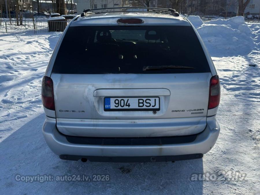 Grey Chrysler Grand Voyager 2006 in Tallinn, with an engine capacity of 2.80 L and mileage of 277 thousand km for 1399 €, photo 5 on AUTOMOTO.COM.LV
