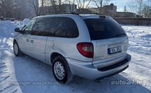 Grey Chrysler Grand Voyager 2006 in Tallinn, with an engine capacity of 2.80 L and mileage of 277 thousand km for 1399 €, photo 6 on AUTOMOTO.COM.LV