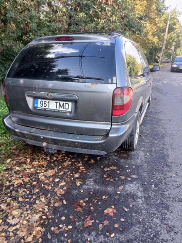 Chrysler Grand Voyager 2006 in Tallinn on AUTOMOTO.COM.LV Grey Chrysler Grand Voyager 2006 in Tallinn, with an engine capacity of 0.00 L and mileage of 268 thousand km for 1450 €, photo 6 on AUTOMOTO.COM.LV