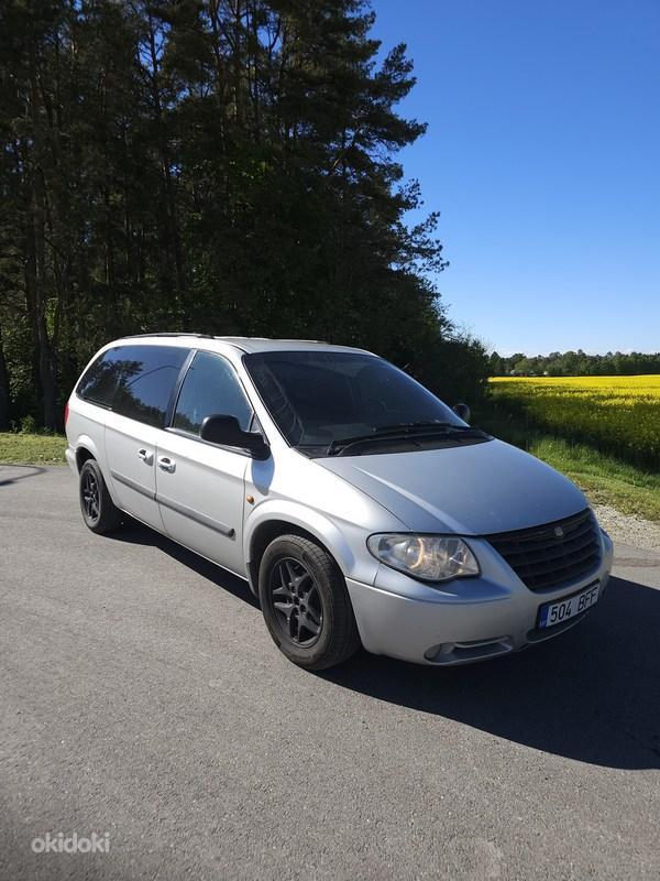 Grey Chrysler Grand Voyager 2007 in Tallinn, with an engine capacity of 2.80 L and mileage of 415 thousand km for 1450 €, photo 7 on AUTOMOTO.COM.LV
