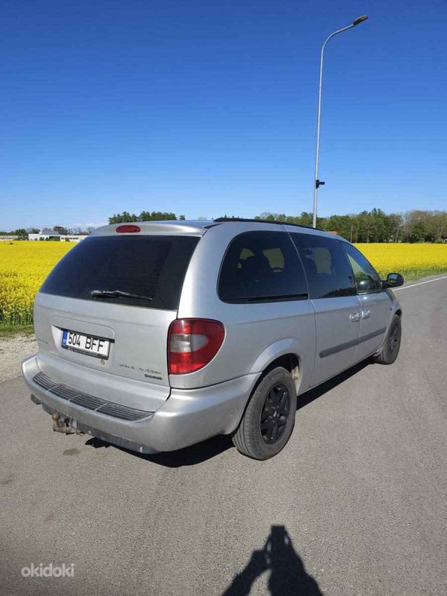 Pelēks Chrysler Grand Voyager 2007 Tallina, ar dzinēja tilpumu 2.80 L un nobraukumu 415 tūkst. km par 1450 €, foto 9 vietnē AUTOMOTO.COM.LV