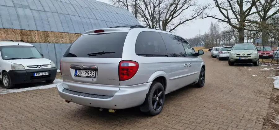 Grey Chrysler Grand Voyager 2002 in Valmiera, with an engine capacity of 3.30 L and mileage of 380 thousand km for 1900 €, photo 4 on AUTOMOTO.COM.LV