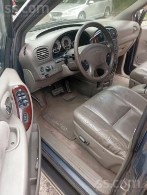 Grey Chrysler Grand Voyager 2002 in Riga, with an engine capacity of 3.80 L and mileage of 300 thousand km for 2000 €, photo 4 on AUTOMOTO.COM.LV