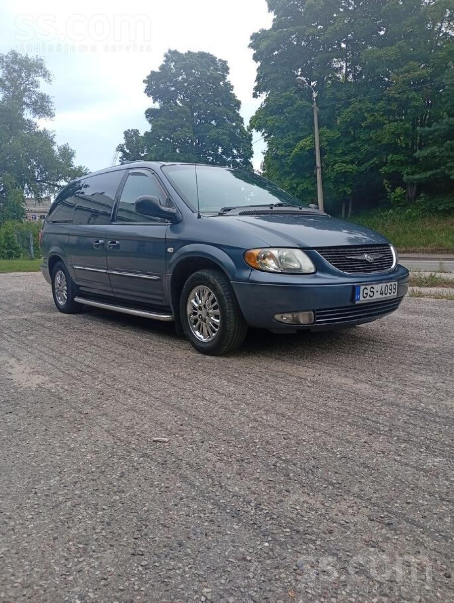 Grey Chrysler Grand Voyager 2002 in Riga, with an engine capacity of 3.80 L and mileage of 300 thousand km for 2000 €, photo 11 on AUTOMOTO.COM.LV
