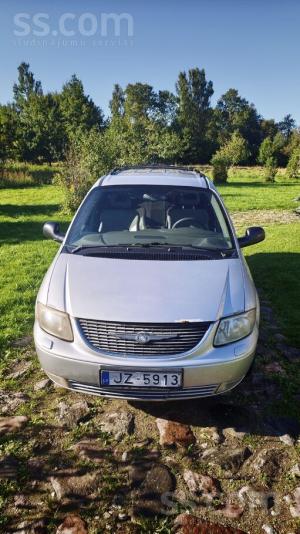 Pelēks Chrysler Grand Voyager 2002 Kuldīga, ar dzinēja tilpumu 2.50 L un nobraukumu 393 tūkst. km par 2000 €, foto  vietnē AUTOMOTO.COM.LV