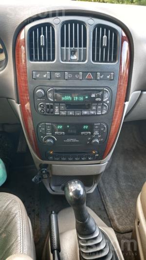 Pelēks Chrysler Grand Voyager 2002 Kuldīga, ar dzinēja tilpumu 2.50 L un nobraukumu 393 tūkst. km par 2000 €, foto 3 vietnē AUTOMOTO.COM.LV
