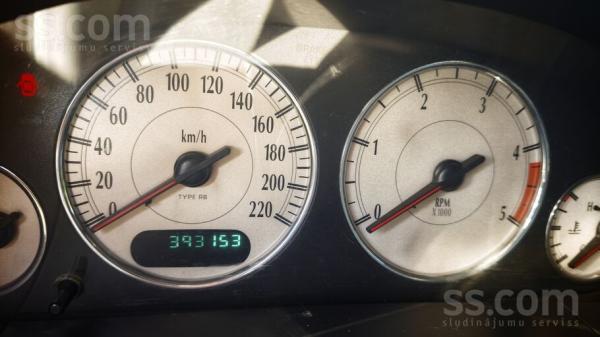 Pelēks Chrysler Grand Voyager 2002 Kuldīga, ar dzinēja tilpumu 2.50 L un nobraukumu 393 tūkst. km par 2000 €, foto 6 vietnē AUTOMOTO.COM.LV