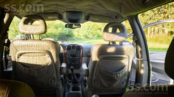 Pelēks Chrysler Grand Voyager 2002 Kuldīga, ar dzinēja tilpumu 2.50 L un nobraukumu 393 tūkst. km par 2000 €, foto 7 vietnē AUTOMOTO.COM.LV