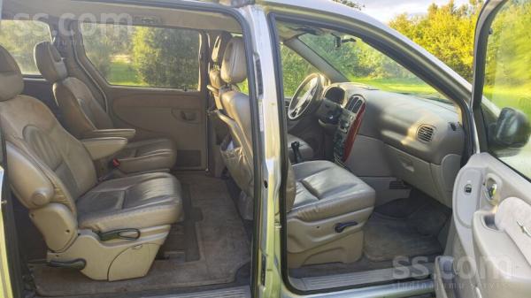 Pelēks Chrysler Grand Voyager 2002 Kuldīga, ar dzinēja tilpumu 2.50 L un nobraukumu 393 tūkst. km par 2000 €, foto 8 vietnē AUTOMOTO.COM.LV