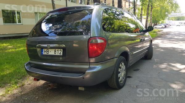 Pelēks Chrysler Grand Voyager 2003 Rīga, ar dzinēja tilpumu 3.80 L un nobraukumu 250 tūkst. km par 1500 €, foto 3 vietnē AUTOMOTO.COM.LV
