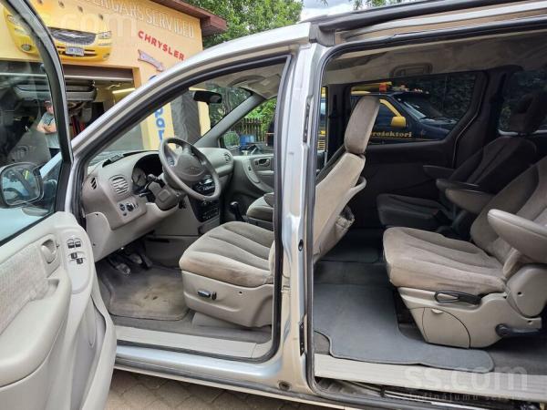 Pelēks Chrysler Grand Voyager 2003 Ogre, ar dzinēja tilpumu 2.50 L un nobraukumu 260 tūkst. km par 3000 €, foto 7 vietnē AUTOMOTO.COM.LV