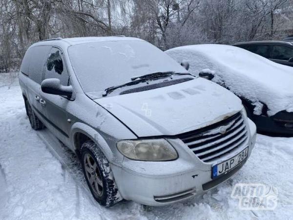 Grey Chrysler Grand Voyager 2004 in Kaunas, with an engine capacity of 3.30 L and mileage of 390 thousand km for 550 €, photo 1 on AUTOMOTO.COM.LV