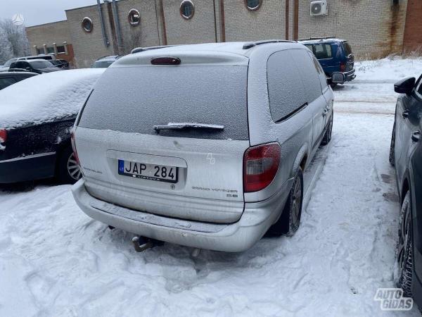 Grey Chrysler Grand Voyager 2004 in Kaunas, with an engine capacity of 3.30 L and mileage of 390 thousand km for 550 €, photo 4 on AUTOMOTO.COM.LV