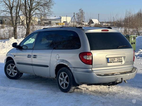 Pelēks Chrysler Grand Voyager 2004 Viļņa, ar dzinēja tilpumu 3.30 L un nobraukumu 390 tūkst. km par 999 €, foto 7 vietnē AUTOMOTO.COM.LV