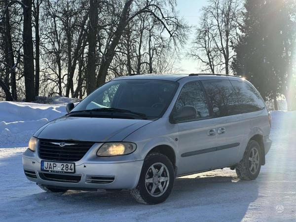 Pelēks Chrysler Grand Voyager 2004 Viļņa, ar dzinēja tilpumu 3.30 L un nobraukumu 390 tūkst. km par 999 €, foto 8 vietnē AUTOMOTO.COM.LV