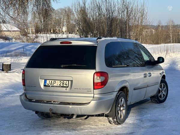 Pelēks Chrysler Grand Voyager 2004 Viļņa, ar dzinēja tilpumu 3.30 L un nobraukumu 300 tūkst. km par 899 €, foto 7 vietnē AUTOMOTO.COM.LV