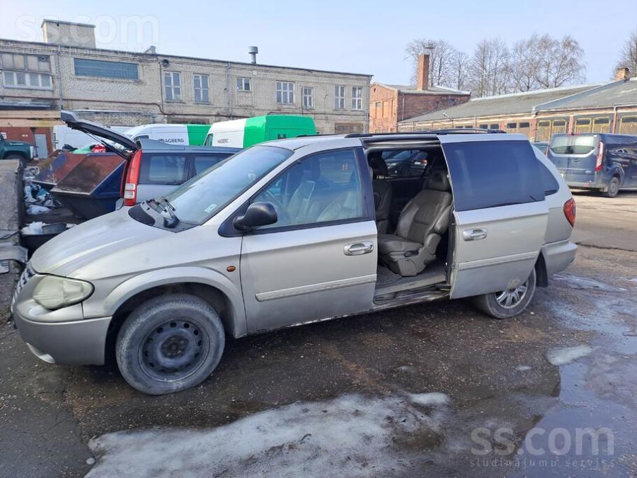 Pelēks Chrysler Grand Voyager 2004 Liepāja, ar dzinēja tilpumu 3.30 L un nobraukumu 402 tūkst. km par 830 €, foto 1 vietnē AUTOMOTO.COM.LV