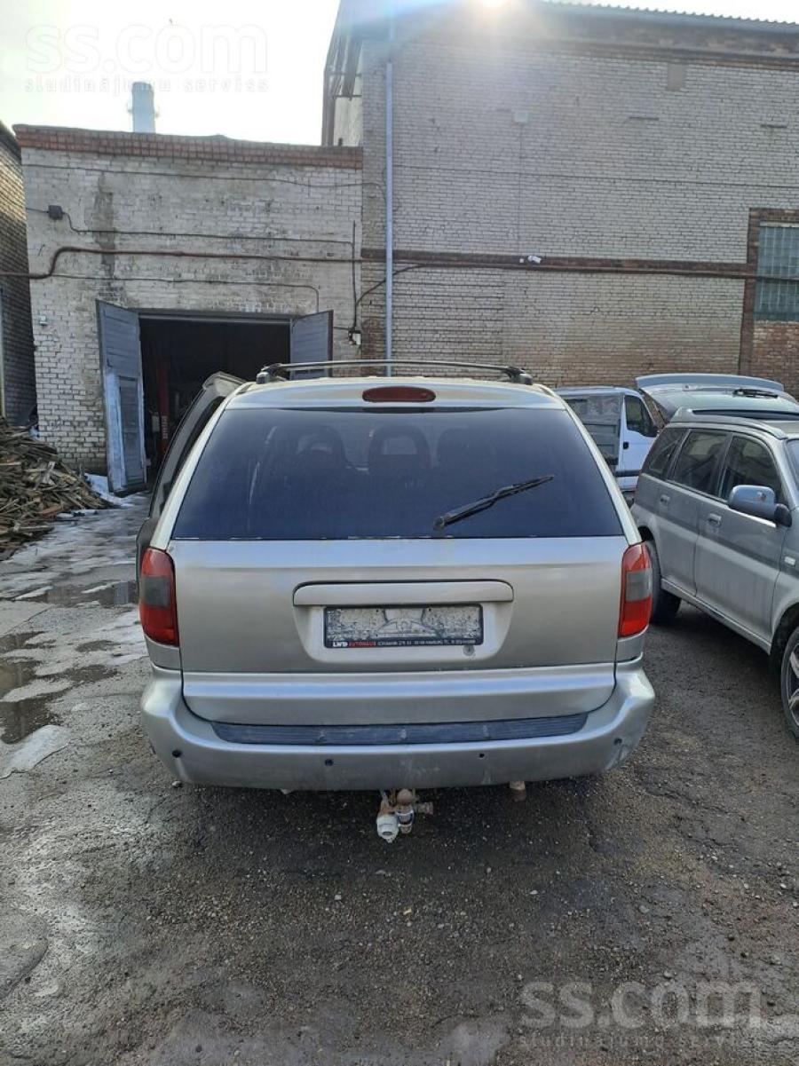 Pelēks Chrysler Grand Voyager 2004 Liepāja, ar dzinēja tilpumu 3.30 L un nobraukumu 402 tūkst. km par 830 €, foto 6 vietnē AUTOMOTO.COM.LV