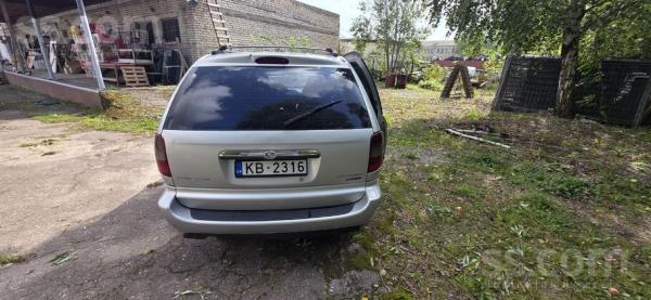 Grey Chrysler Grand Voyager 2004 in Riga, with an engine capacity of 2.80 L and mileage of 210 thousand km for 1600 €, photo 6 on AUTOMOTO.COM.LV
