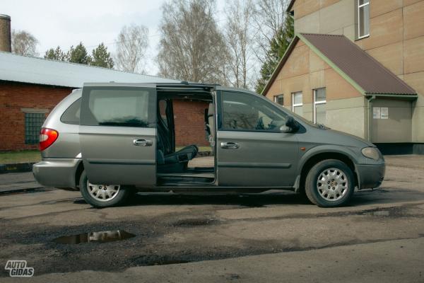 Grey Chrysler Grand Voyager 2005 in Vilnius, with an engine capacity of 2.80 L and mileage of 348 thousand km for 1150 €, photo 10 on AUTOMOTO.COM.LV