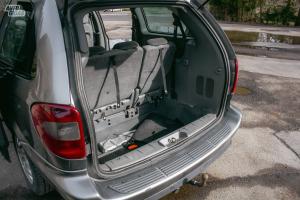 Pelēks Chrysler Grand Voyager 2005 Viļņa, ar dzinēja tilpumu 2.80 L un nobraukumu 348 tūkst. km par 1150 €, foto 24 vietnē AUTOMOTO.COM.LV