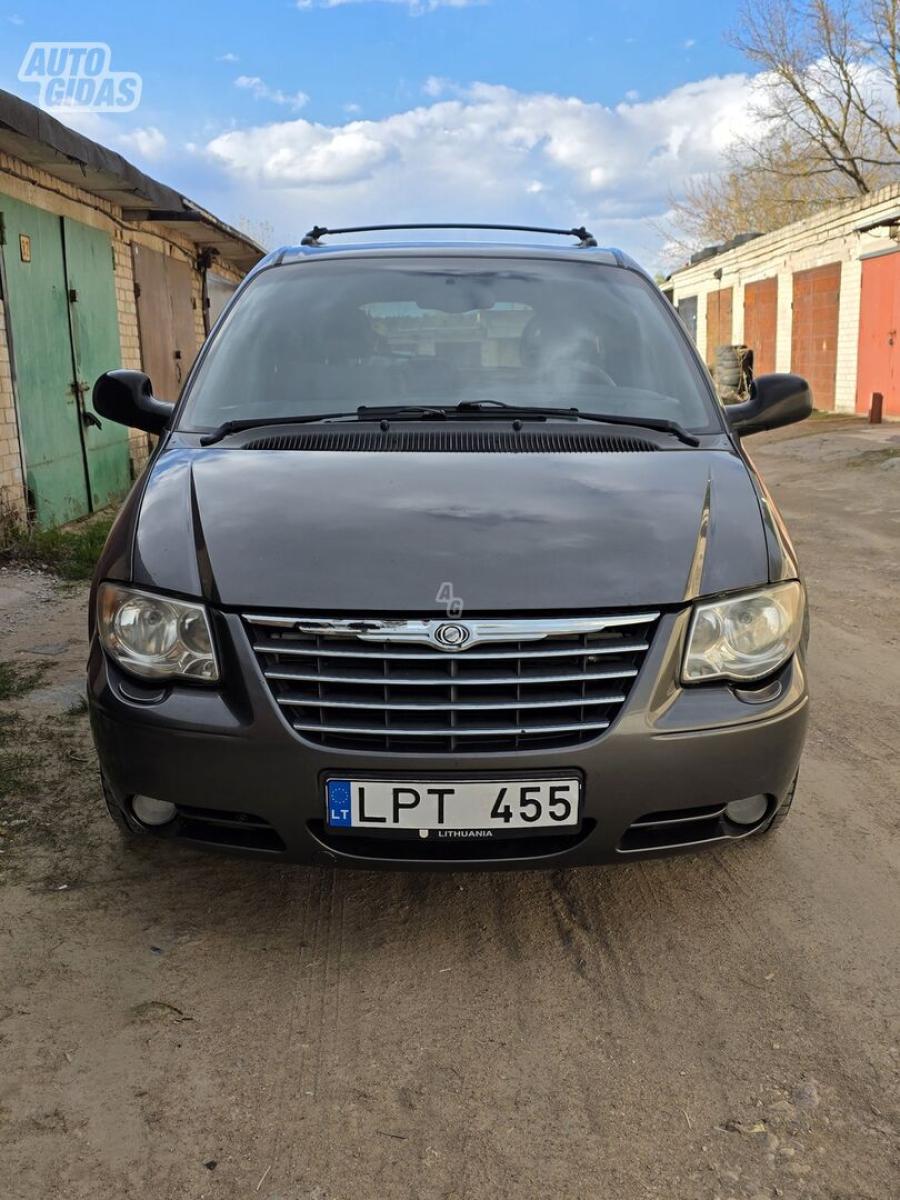 Pelēks Chrysler Grand Voyager 2005 Viļņa, ar dzinēja tilpumu 2.80 L un nobraukumu 404 tūkst. km par 750 €, foto 1 vietnē AUTOMOTO.COM.LV