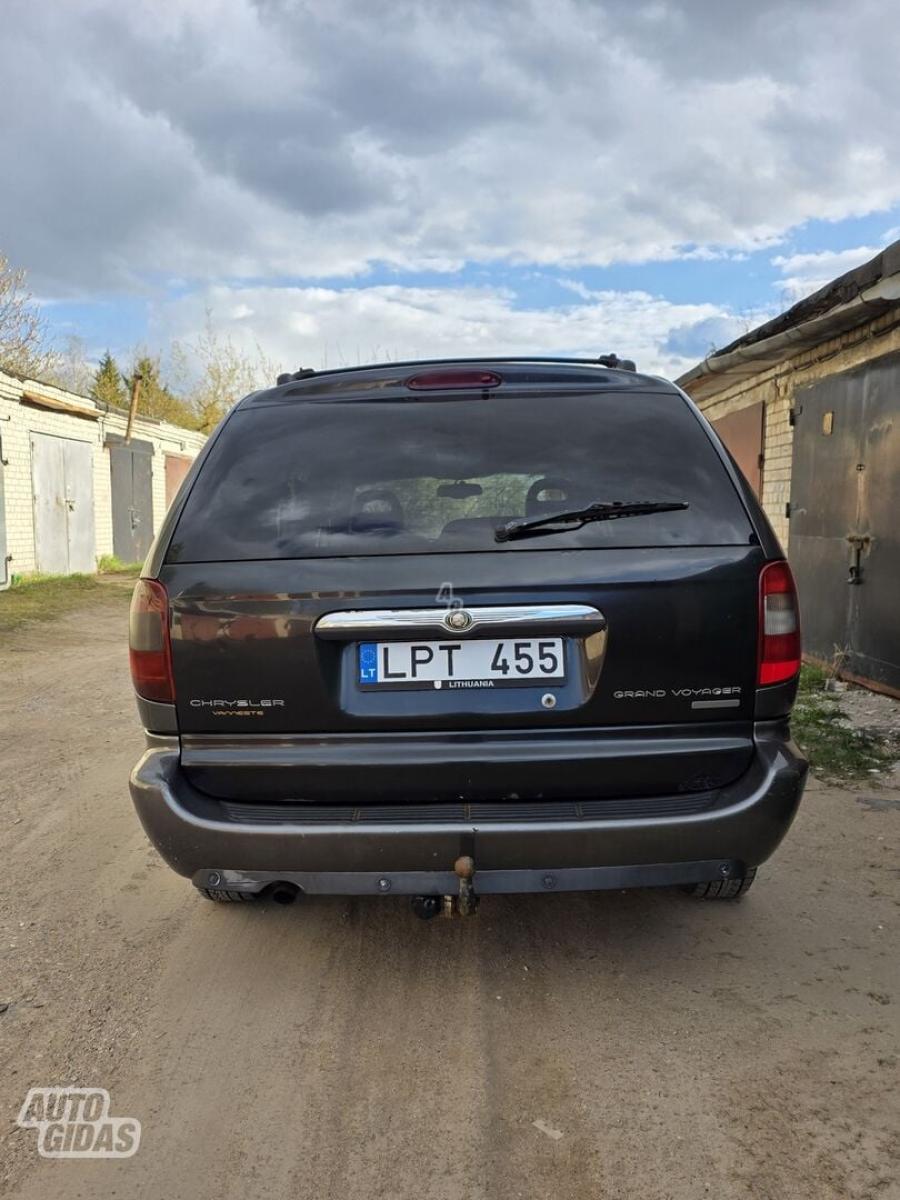 Pelēks Chrysler Grand Voyager 2005 Viļņa, ar dzinēja tilpumu 2.80 L un nobraukumu 404 tūkst. km par 750 €, foto 5 vietnē AUTOMOTO.COM.LV