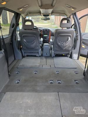Pelēks Chrysler Grand Voyager 2005 Viļņa, ar dzinēja tilpumu 2.80 L un nobraukumu 404 tūkst. km par 750 €, foto 6 vietnē AUTOMOTO.COM.LV