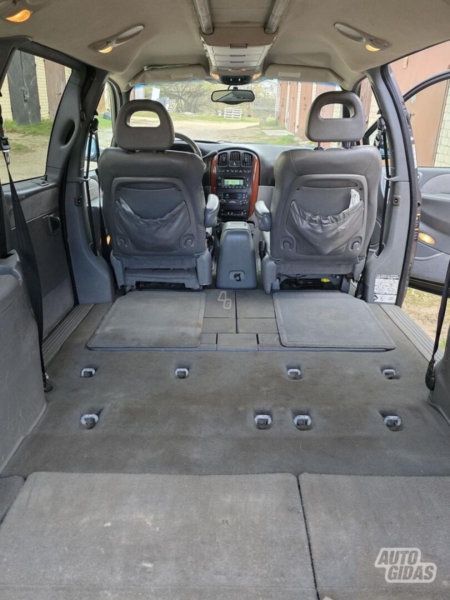 Pelēks Chrysler Grand Voyager 2005 Viļņa, ar dzinēja tilpumu 2.80 L un nobraukumu 404 tūkst. km par 750 €, foto 6 vietnē AUTOMOTO.COM.LV