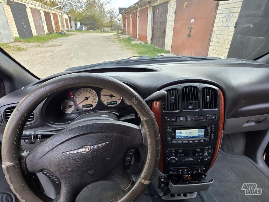 Pelēks Chrysler Grand Voyager 2005 Viļņa, ar dzinēja tilpumu 2.80 L un nobraukumu 404 tūkst. km par 750 €, foto 8 vietnē AUTOMOTO.COM.LV