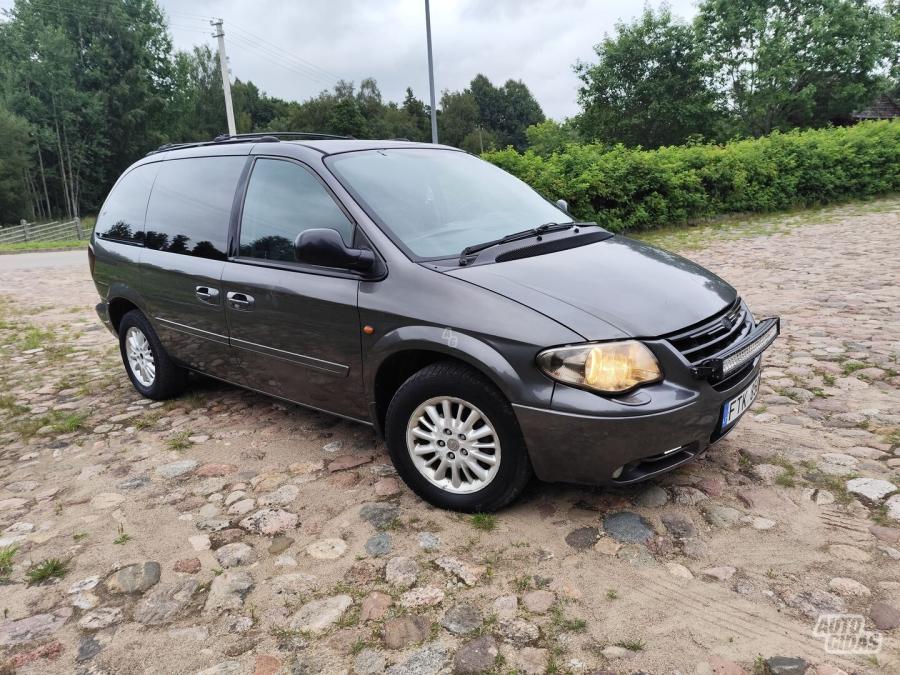 Grey Chrysler Grand Voyager 2005 in Telschi, with an engine capacity of 2.50 L and mileage of 307 thousand km for 1000 €, photo 4 on AUTOMOTO.COM.LV