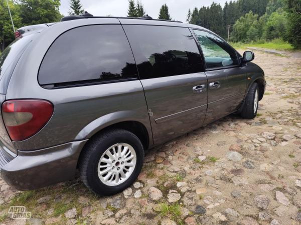 Grey Chrysler Grand Voyager 2005 in Telschi, with an engine capacity of 2.50 L and mileage of 307 thousand km for 1000 €, photo 4 on AUTOMOTO.COM.LV