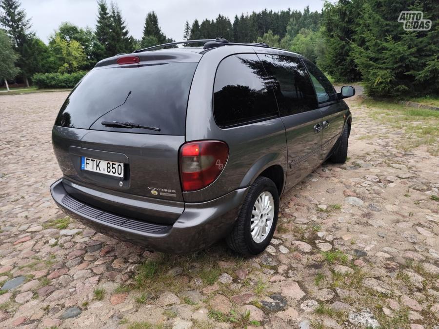 Grey Chrysler Grand Voyager 2005 in Telschi, with an engine capacity of 2.50 L and mileage of 307 thousand km for 1000 €, photo 7 on AUTOMOTO.COM.LV