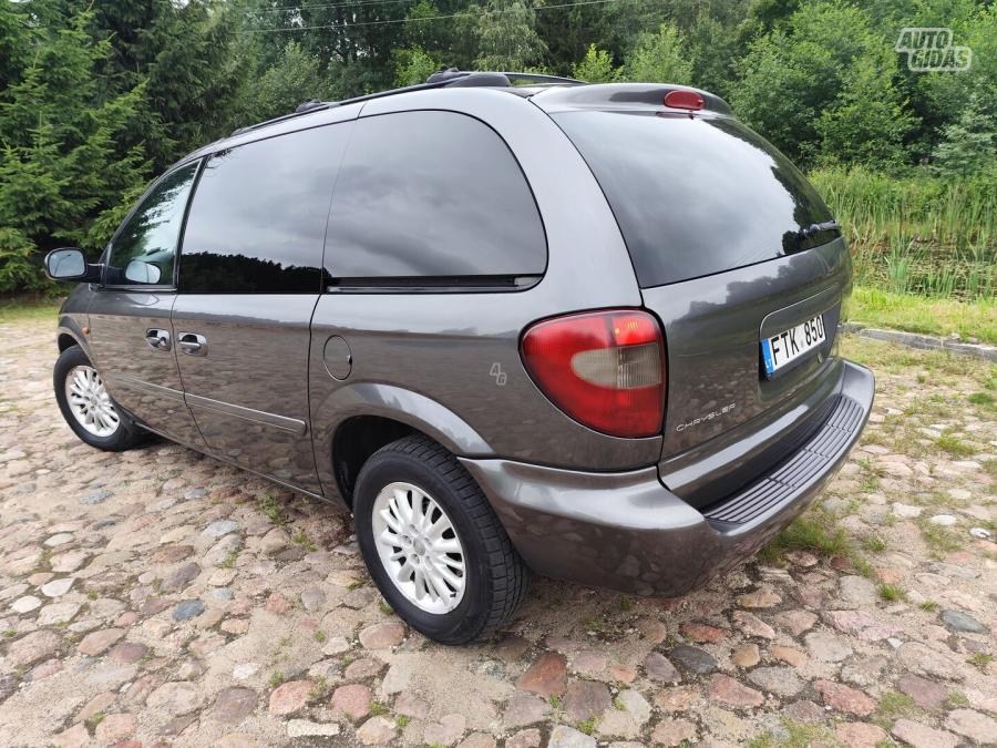 Grey Chrysler Grand Voyager 2005 in Telschi, with an engine capacity of 2.50 L and mileage of 307 thousand km for 1000 €, photo 9 on AUTOMOTO.COM.LV