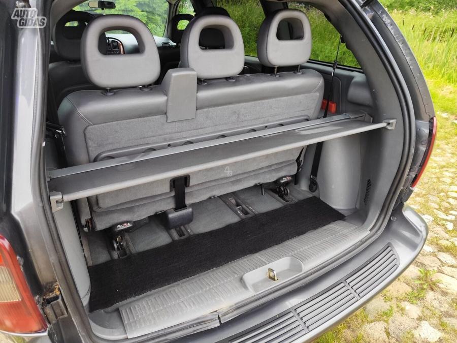 Grey Chrysler Grand Voyager 2005 in Telschi, with an engine capacity of 2.50 L and mileage of 307 thousand km for 1000 €, photo 11 on AUTOMOTO.COM.LV