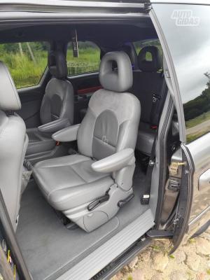 Grey Chrysler Grand Voyager 2005 in Telschi, with an engine capacity of 2.50 L and mileage of 307 thousand km for 1000 €, photo 12 on AUTOMOTO.COM.LV