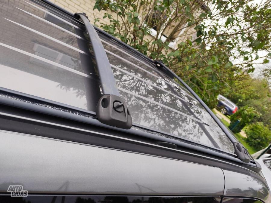 Grey Chrysler Grand Voyager 2005 in Telschi, with an engine capacity of 2.50 L and mileage of 307 thousand km for 1000 €, photo 21 on AUTOMOTO.COM.LV