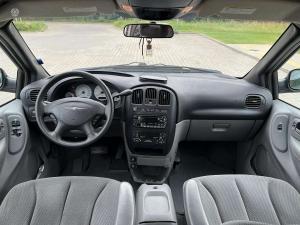 Pelēks Chrysler Grand Voyager 2005 Klaipėda, ar dzinēja tilpumu 3.30 L un nobraukumu 212 tūkst. km par 2999 €, foto 8 vietnē AUTOMOTO.COM.LV