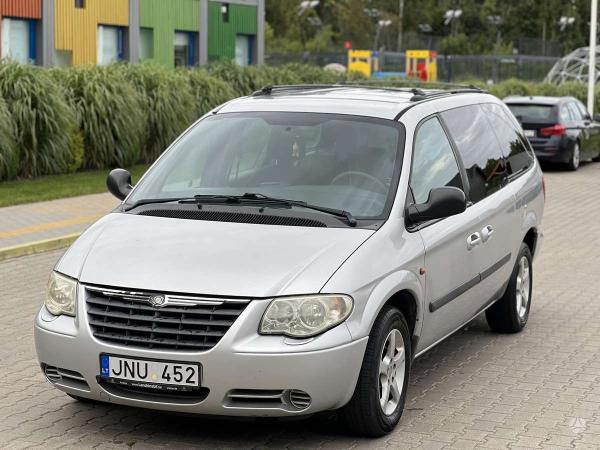 Grey Chrysler Grand Voyager 2005 in Klaipeda, with an engine capacity of 3.30 L and mileage of 212 thousand km for 2999 €, photo 1 on AUTOMOTO.COM.LV