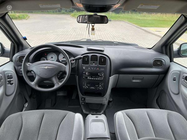 Grey Chrysler Grand Voyager 2005 in Klaipeda, with an engine capacity of 3.30 L and mileage of 212 thousand km for 2999 €, photo 7 on AUTOMOTO.COM.LV