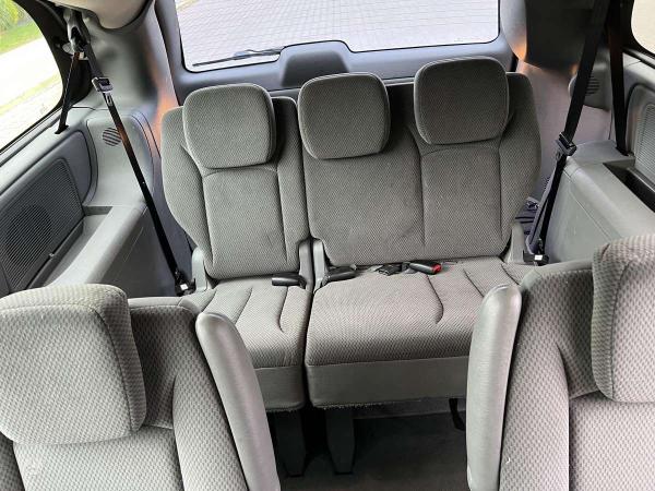 Grey Chrysler Grand Voyager 2005 in Klaipeda, with an engine capacity of 3.30 L and mileage of 212 thousand km for 2999 €, photo 10 on AUTOMOTO.COM.LV