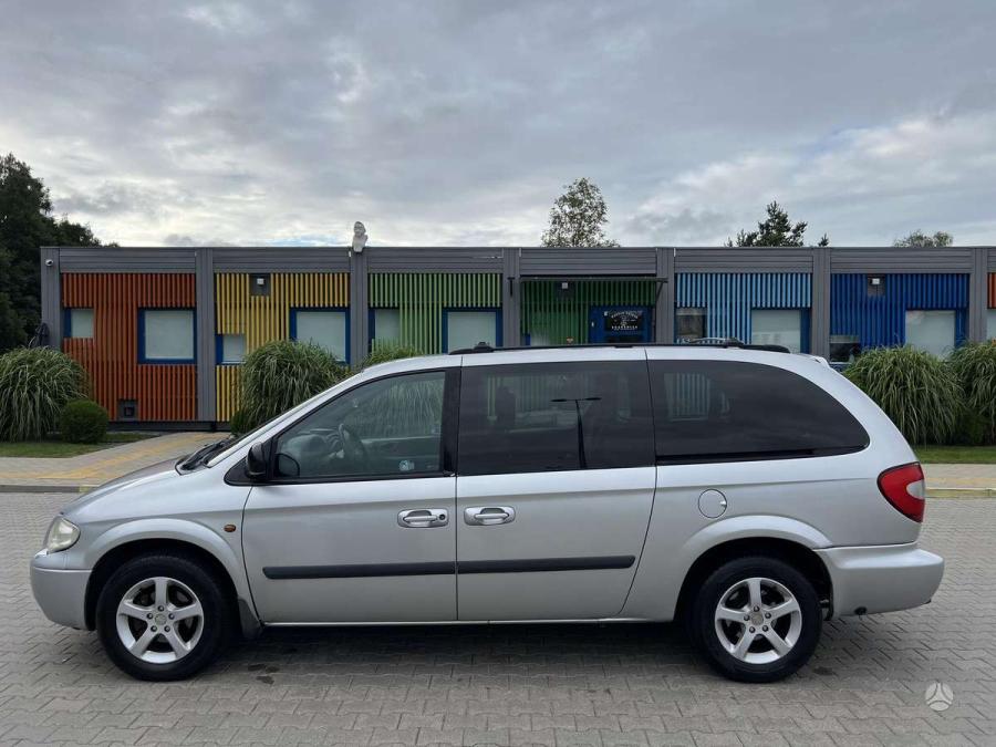 Grey Chrysler Grand Voyager 2005 in Klaipeda, with an engine capacity of 3.30 L and mileage of 212 thousand km for 2999 €, photo 15 on AUTOMOTO.COM.LV